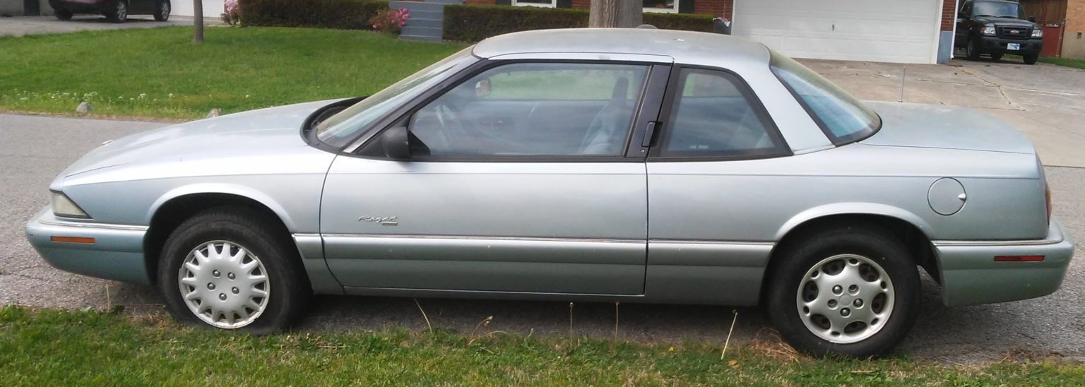 Vanlife in Dodge Grand Caravan - Mellow Nomadic Adventures